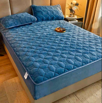 Husa / Topper cu elastic + 2 fețe de pernă – DerCasa