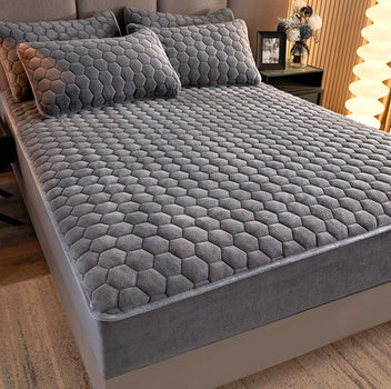 Husa / Topper cu elastic + 2 fețe de pernă – DerCasa