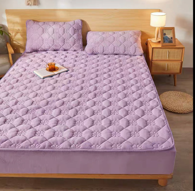 Husa / Topper cu elastic + 2 fețe de pernă – DerCasa