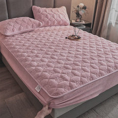 Husa / Topper cu elastic + 2 fețe de pernă – DerCasa