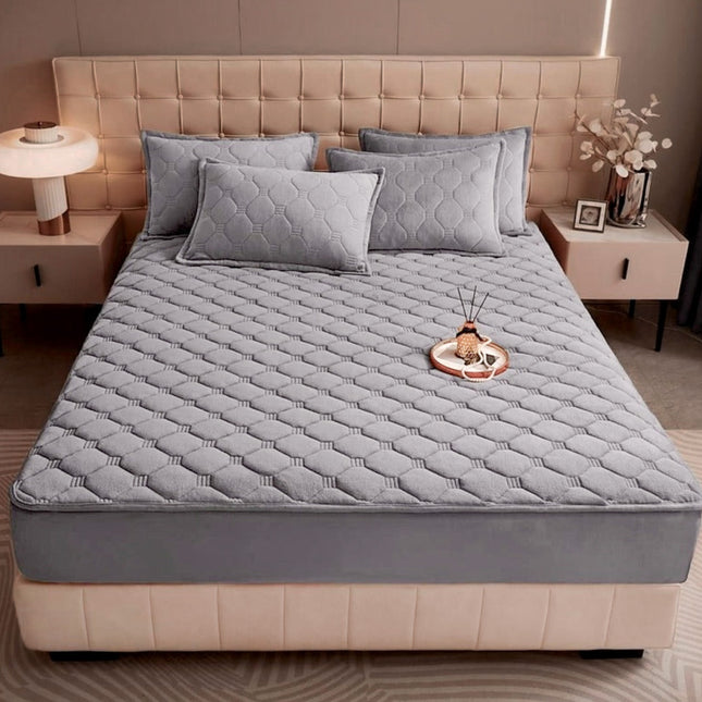 Husa / Topper cu elastic + 2 fețe de pernă – DerCasa