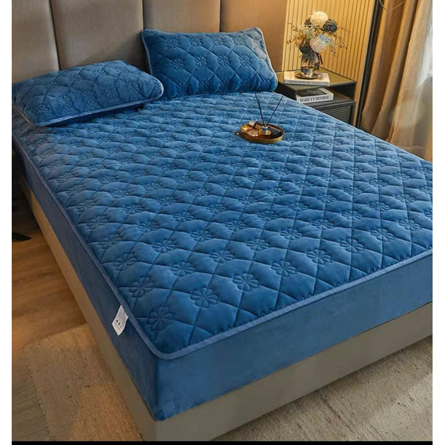 Husa / Topper cu elastic + 2 fețe de pernă – DerCasa