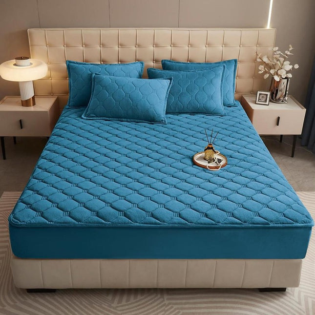 Husa / Topper cu elastic + 2 fețe de pernă – DerCasa